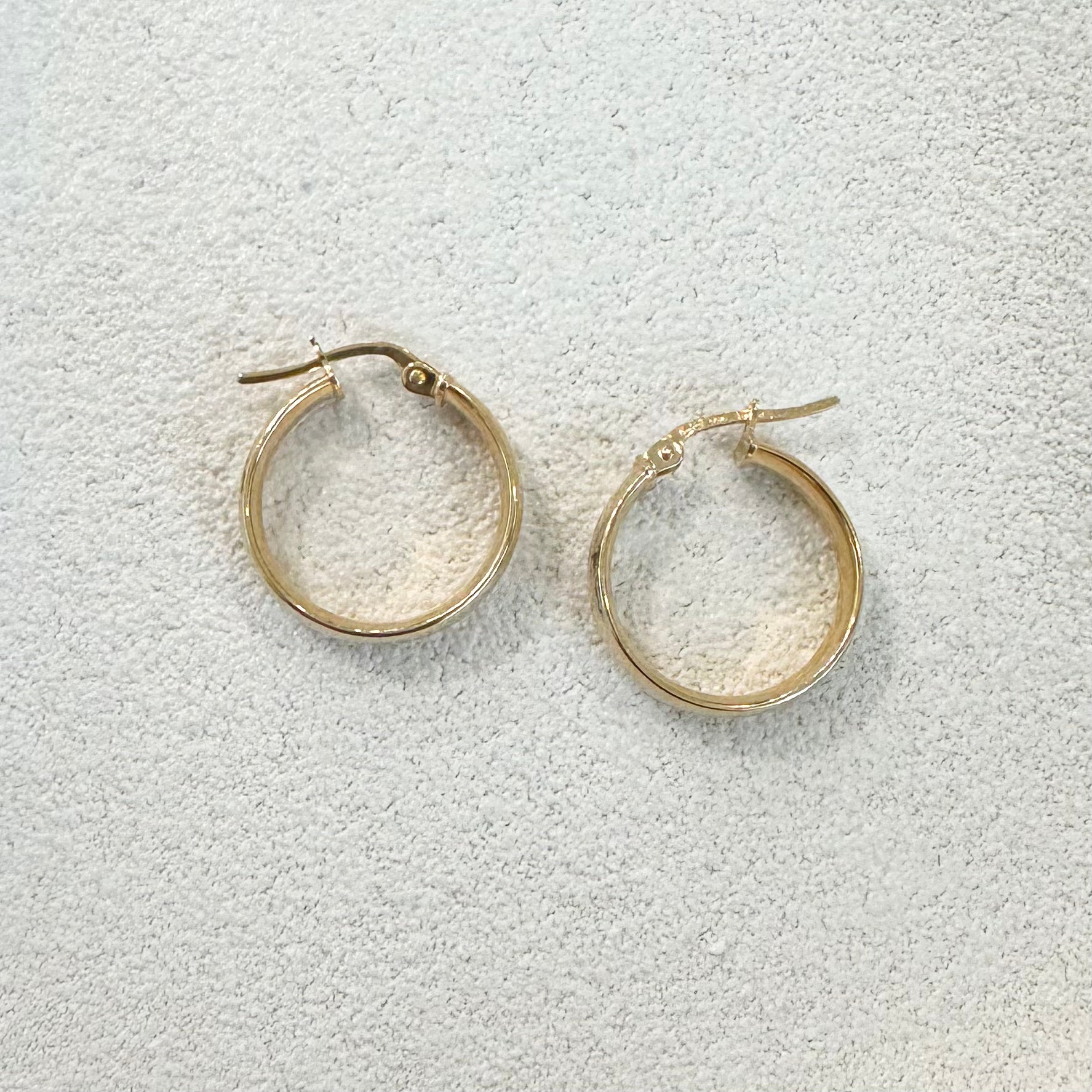 9ct Yellow Gold Half Round Hoop Earrings – B & S Lyncris Jewellers